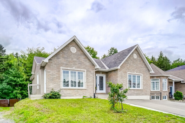 J&S Relocation - #385 - Rue Jean-Baptiste-Routhier, Gatineau, QC